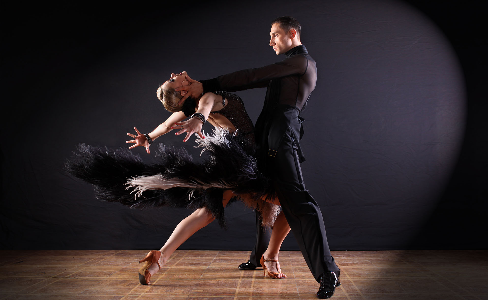 ΣΧΟΛΗ ΧΟΡΟΥ ΛΑΡΙΣΑ | LATIN ΧΟΡΟΙ ΛΑΡΙΣΑ | ΜΟΝΤΕΡΝΟΣ ΧΟΡΟΣ ΛΑΡΙΣΑ | DANSER